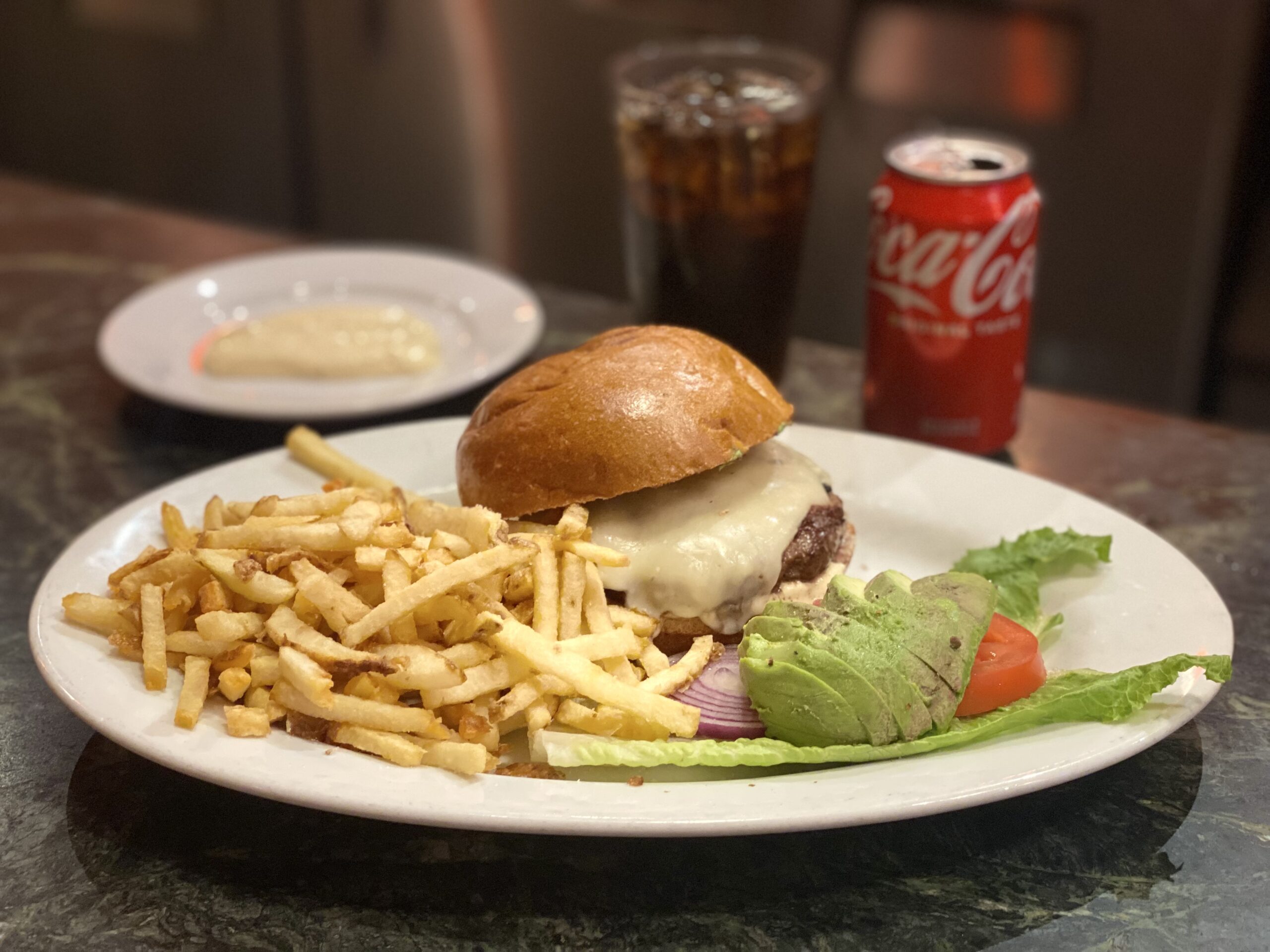 California Burger - Mo's Grill